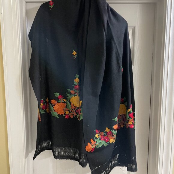Accessories | Womens Large Lightweight Wrap W Lots Of Floral Embroidery ...